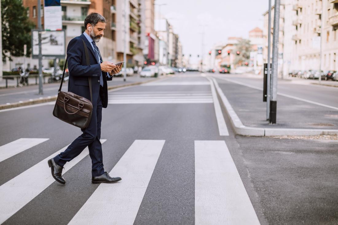How many head and neck injuries does cell phone use cause? - Clinique CME